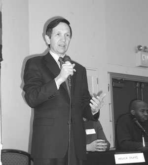 Rep. Kucinich gets ovations at the Center | amNewYork