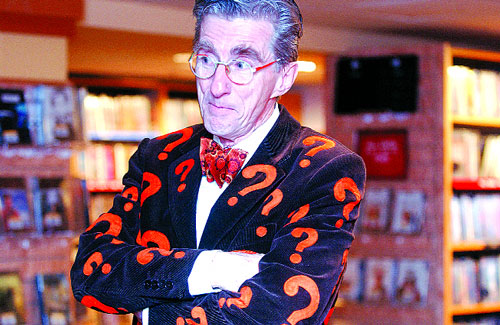 ‘Question Mark Guy’ visits lower Manhattan | amNewYork