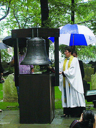 Special bell rung for London | amNewYork