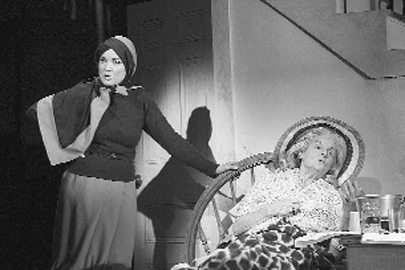 ‘Grey Gardens’ documentary gets makeover on stage | amNewYork