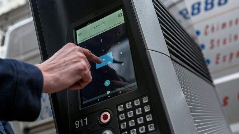 LinkNYC kiosks to disable web browsing due to users ‘monopolizing’ tablets | amNewYork