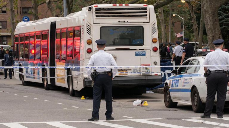 Mta Bus Fatally Hits Woman On Lower East Side Nypd Says Amnewyork