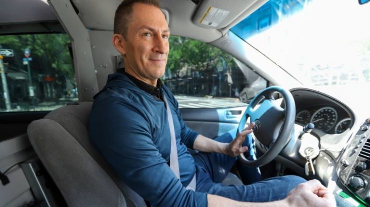 Inside the ‘Cash Cab’ with host Ben Bailey | amNewYork