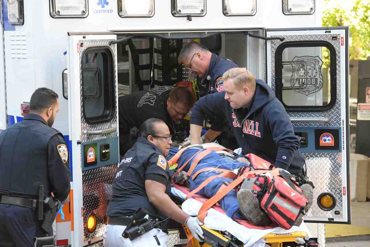 Construction worker dies after part of synagogue collapses in Manhattan ...