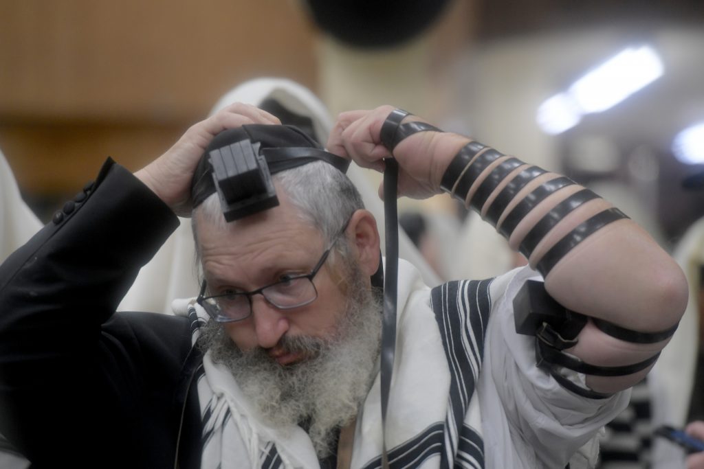 ‘Class picture’ of nearly 5,000 rabbis gathered at Brooklyn synagogue ...