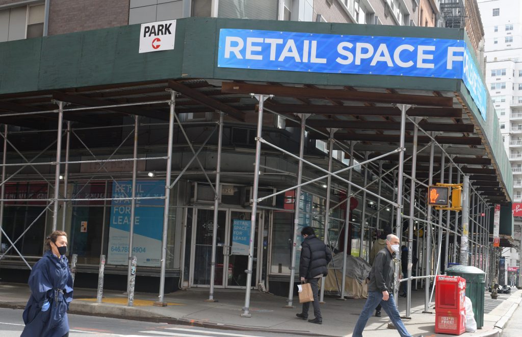 Mayor extends Open Storefronts initiative until next fall | amNewYork