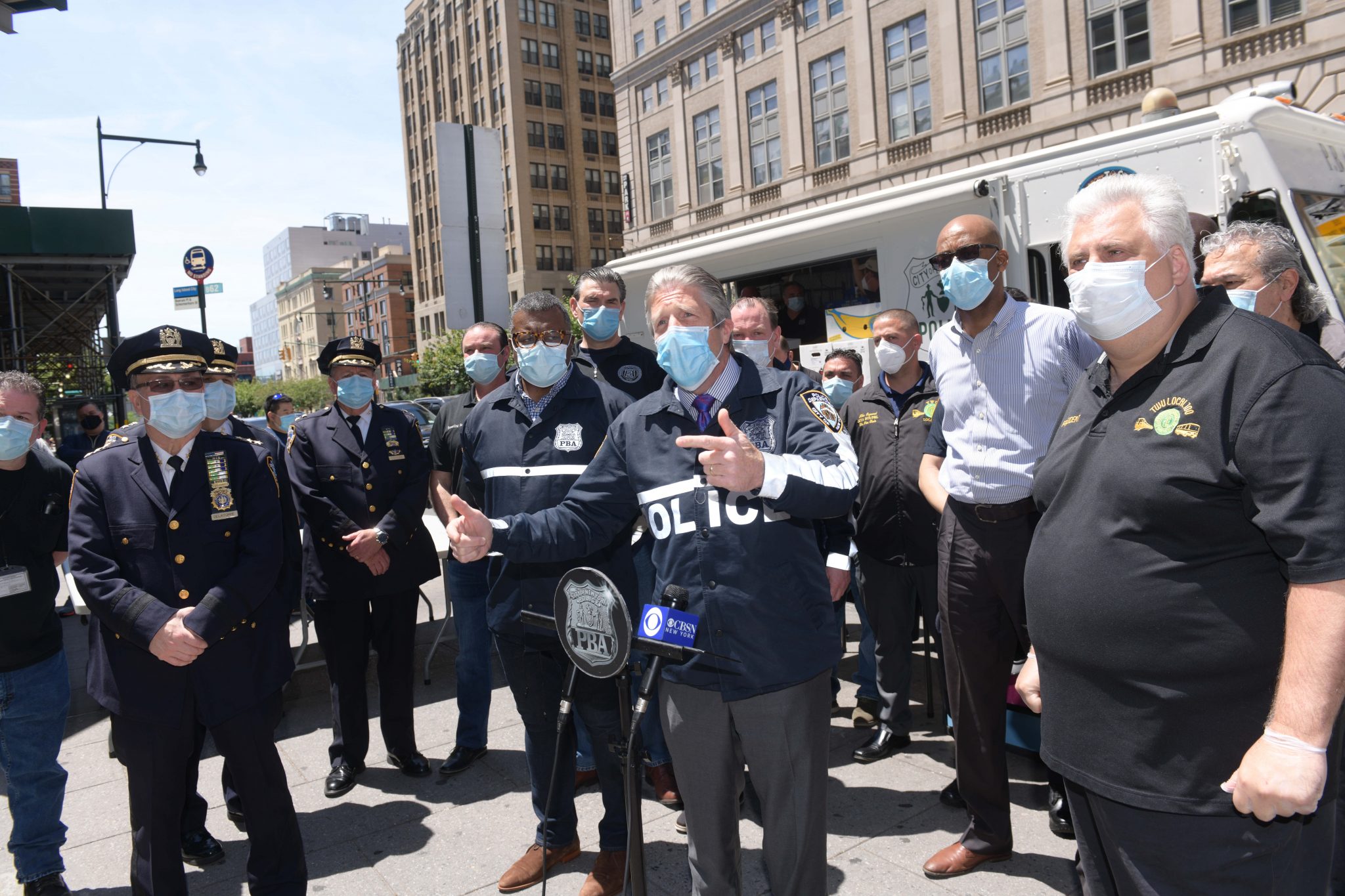Police officers show appreciation to MTA employees for working under ...