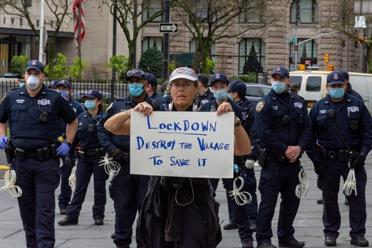 Cops chase away handful of City Hall protesters against pandemic ‘PAUSE ...