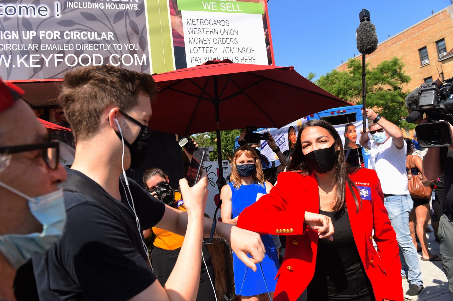 During last-minute vote stumping in Queens, AOC focuses on grassroots ...