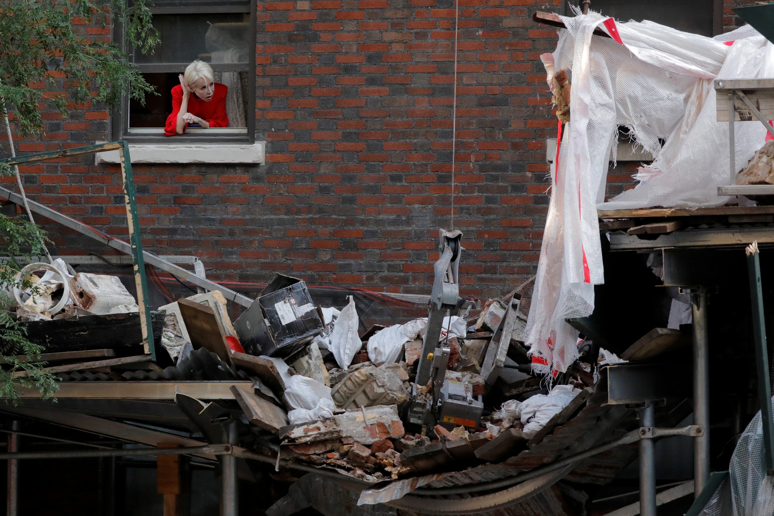 Investigation continues into Midtown scaffold collapse that killed ...