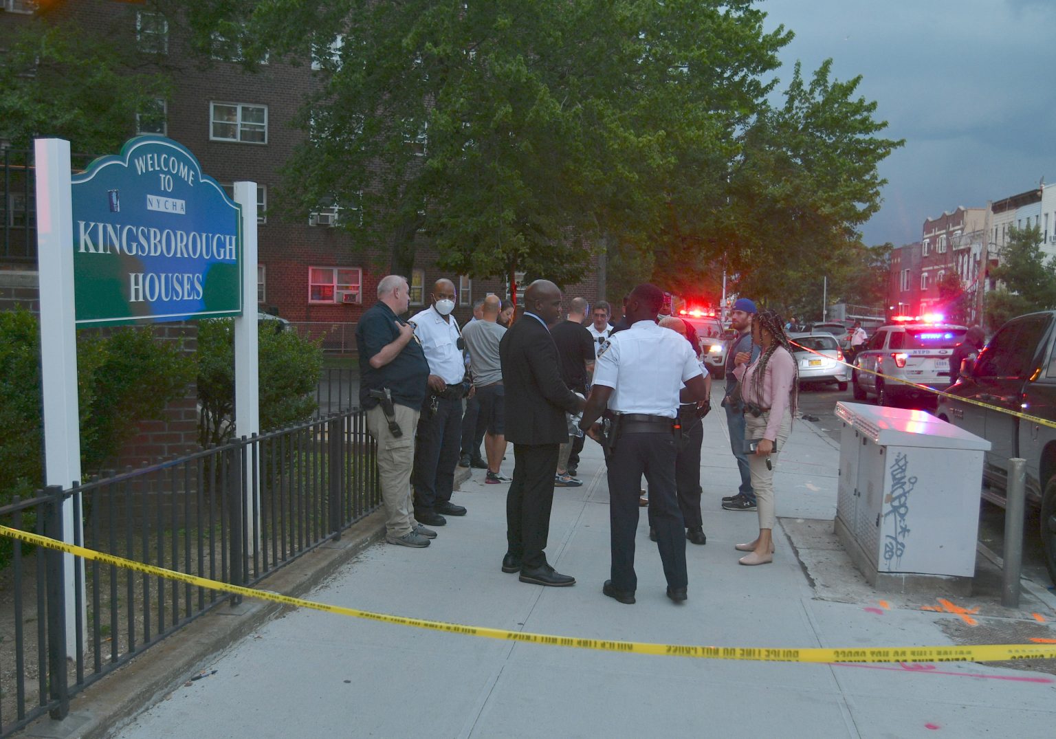Nyc Shootings Three People Dead In Separate Shootings In Brooklyn And