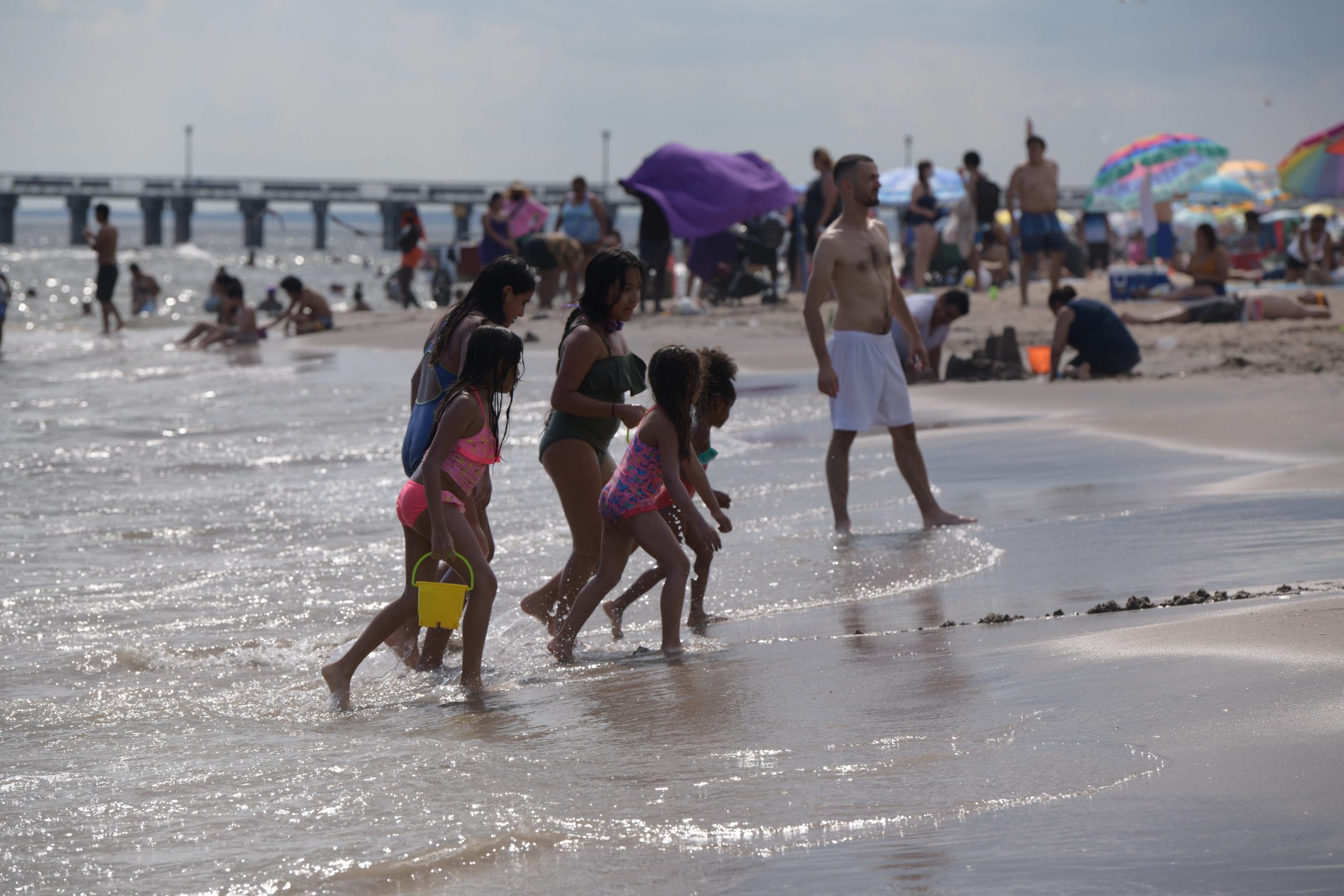 NYC Swelters as Heat Wave Brings Dangerous Temps