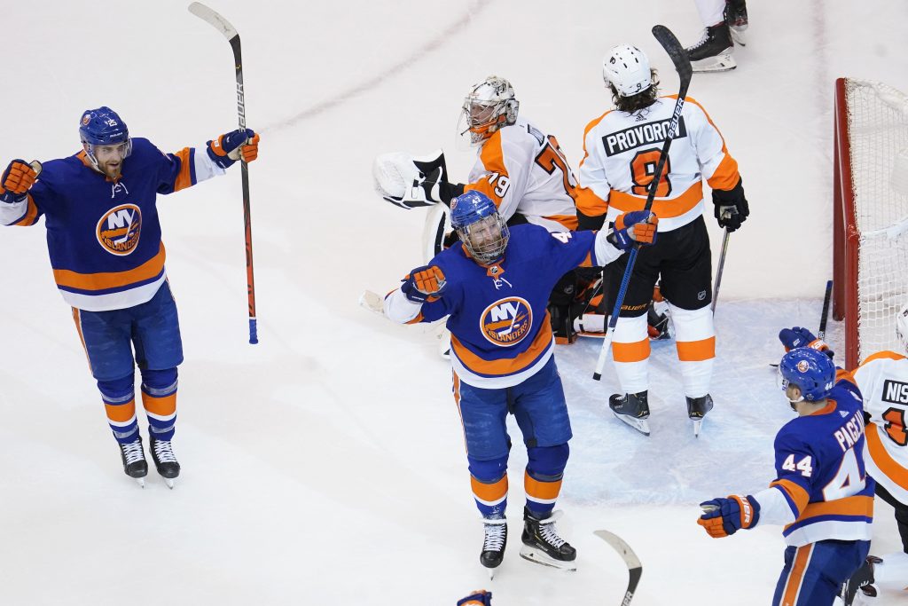 Islanders get back to resolute ways, punch back to take Game 3 from ...