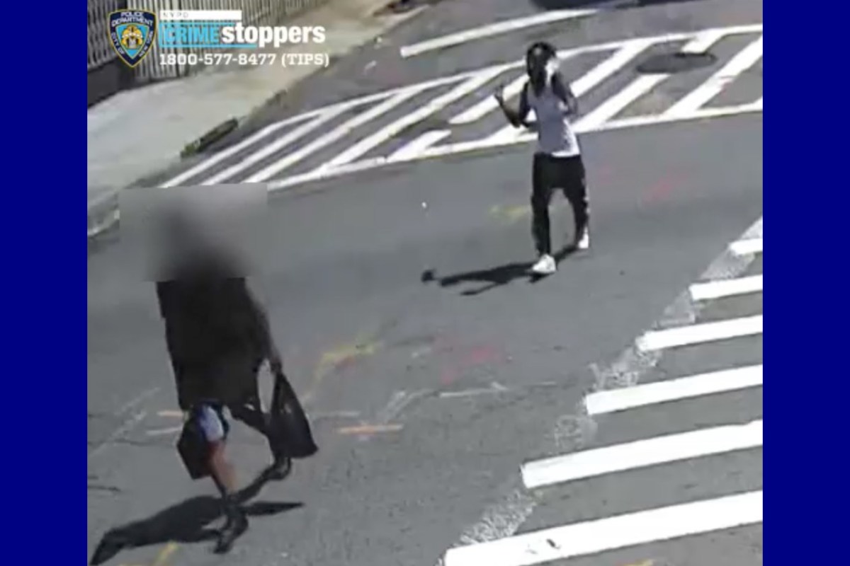 Tough guy smacks pedestrian in head with bottle along Harlem street ...