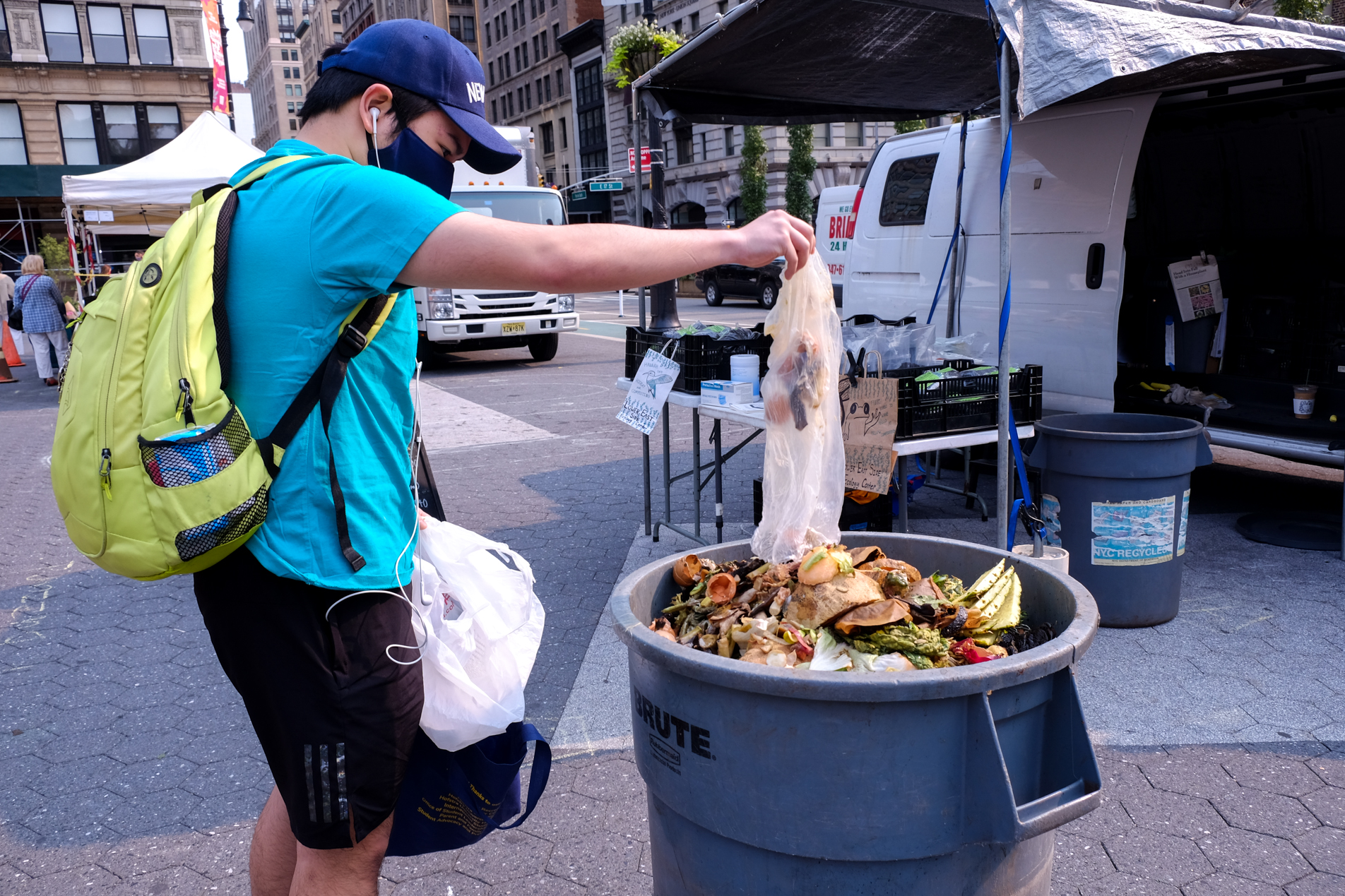 Compost drop-off locations return to six Greenmarkets in New York City ...