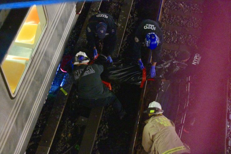 Subway train fatally strikes man on the tracks during evening rush in ...
