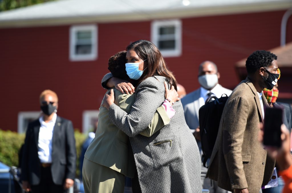 Hundreds come out for street renaming honoring longtime leader Floyd ...