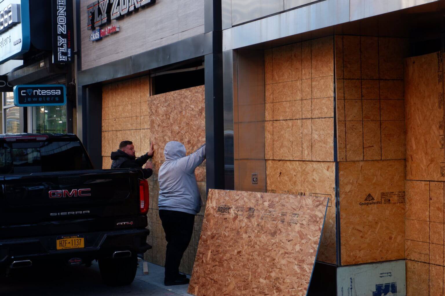 Businesses in Brooklyn board up storefronts amid fears of election ...