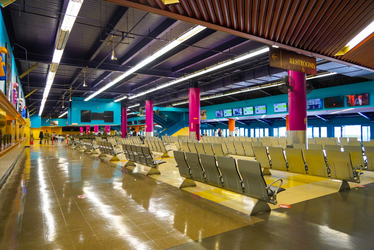 They’re off and running in the COVID-19 vaccination race at Queens ...