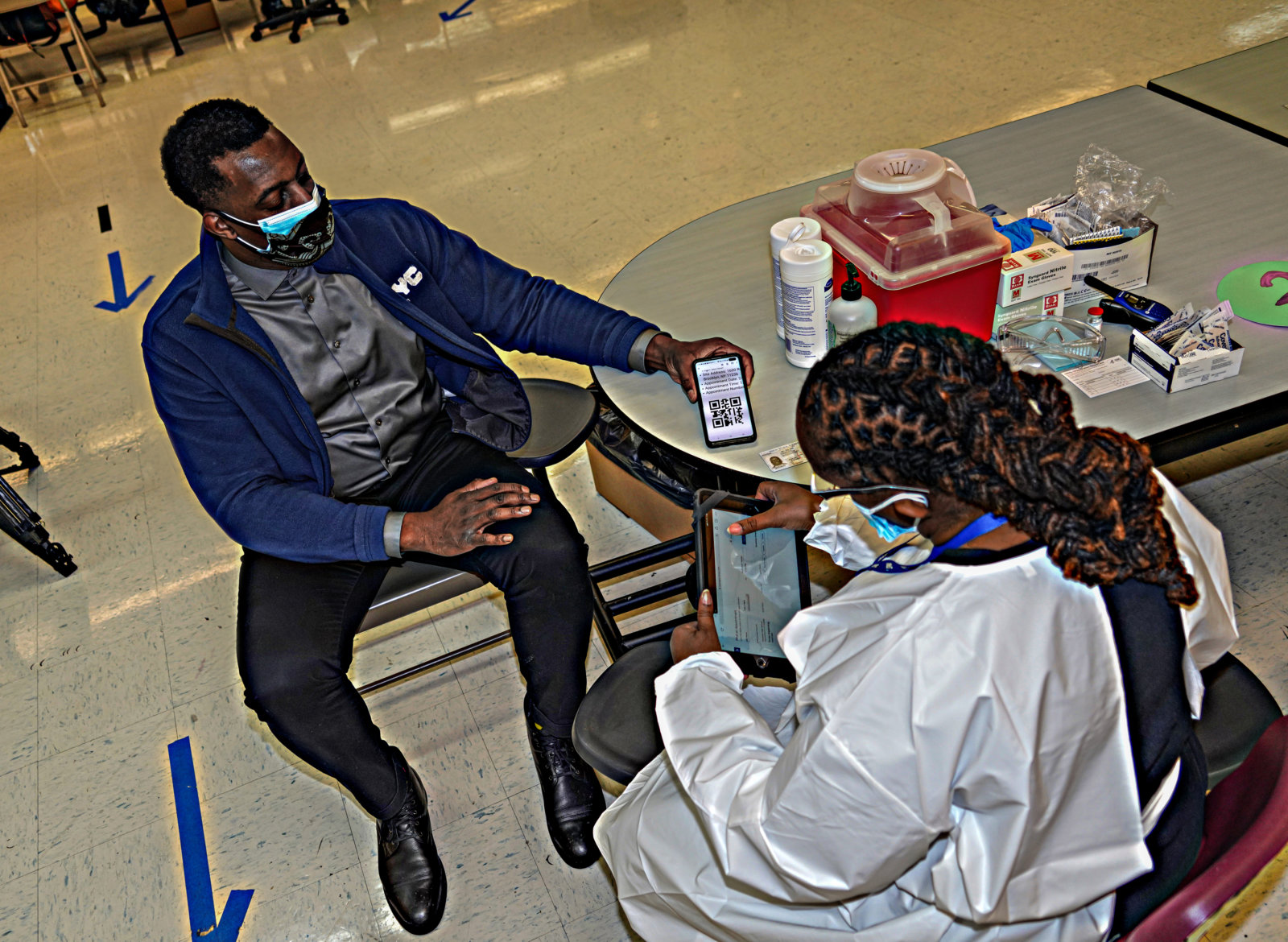 City’s first deputy health commish Easterling gets COVID-19 vaccine in ...