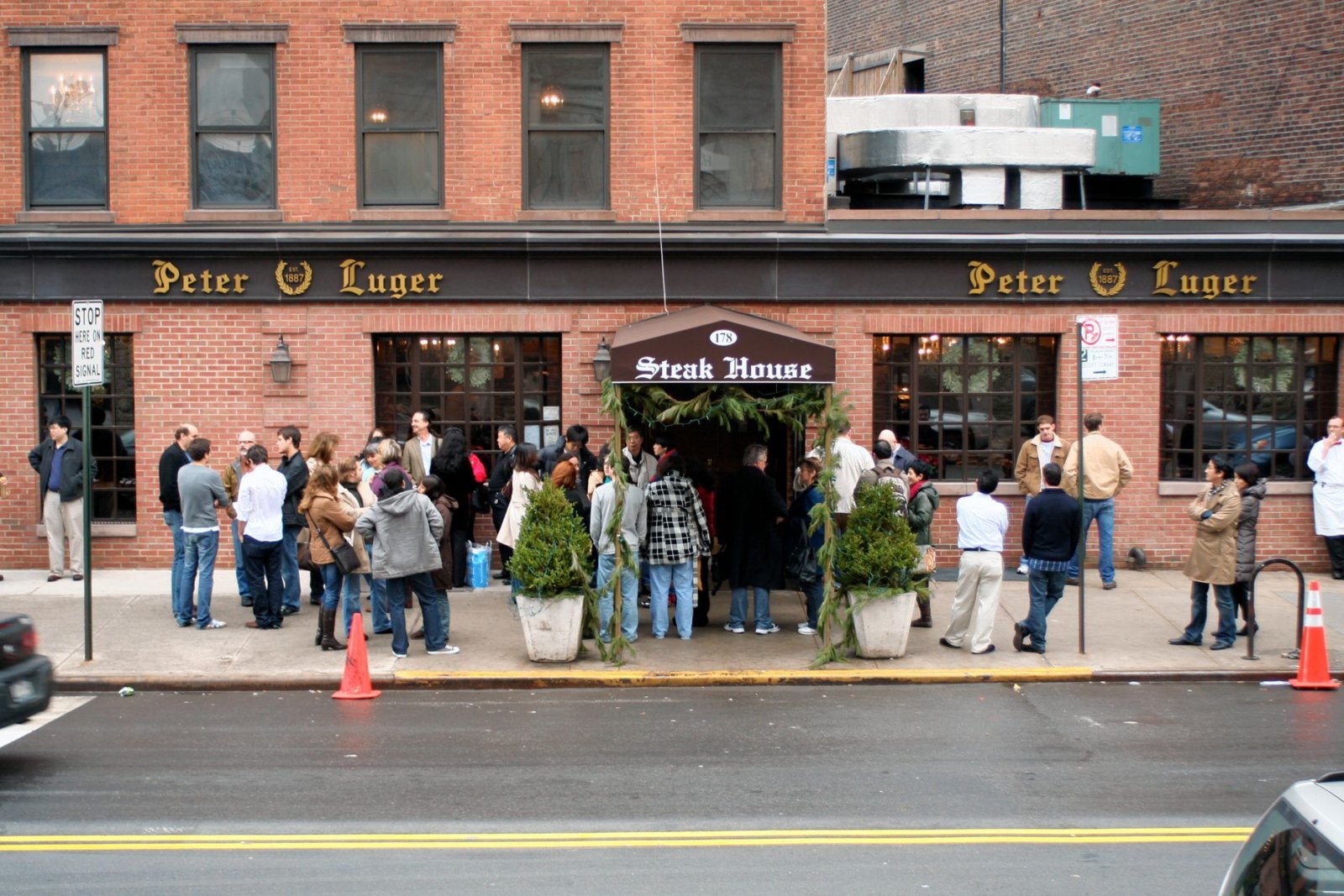Detectives question suspect who shot two diners at Brooklyn’s Peter ...
