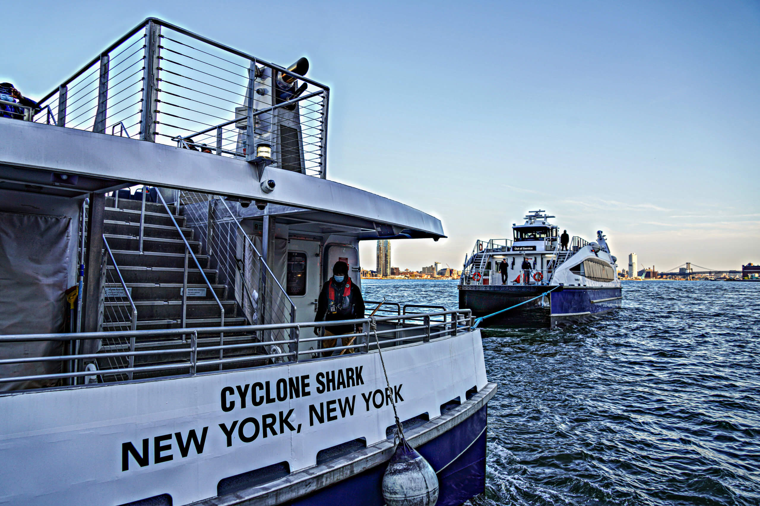 A ‘ferry’ big problem: NYC commuter boat gets wedged on East Side pier ...
