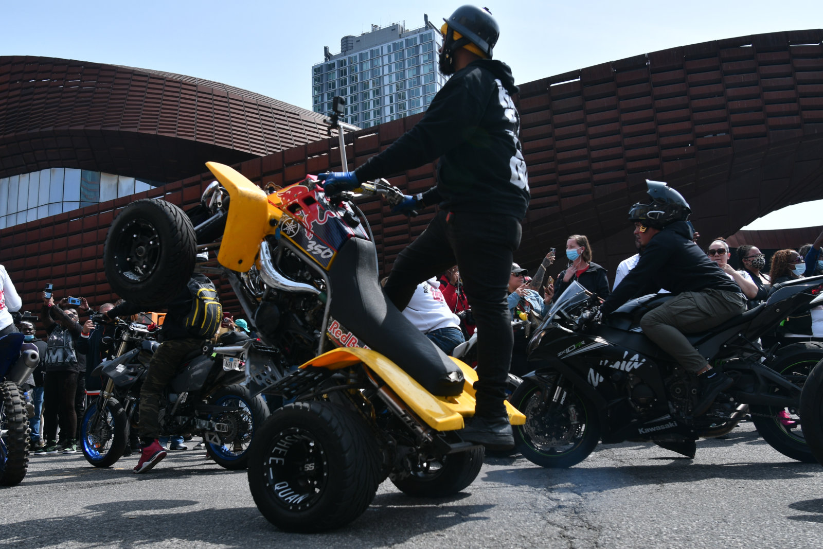 Thousands fill Brooklyn streets to celebrate life of late rapper DMX ...