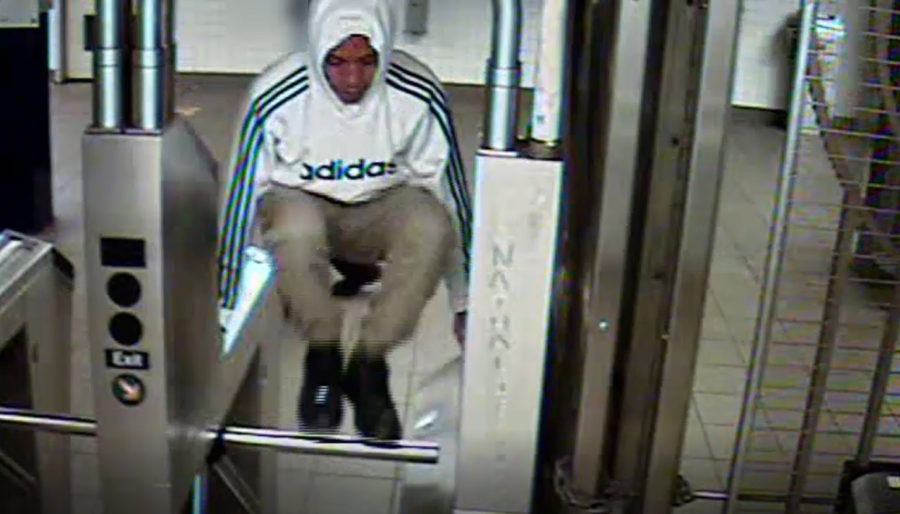 Cops Seek Man Who Attacked Asian Man At Queens Subway Station Amnewyork