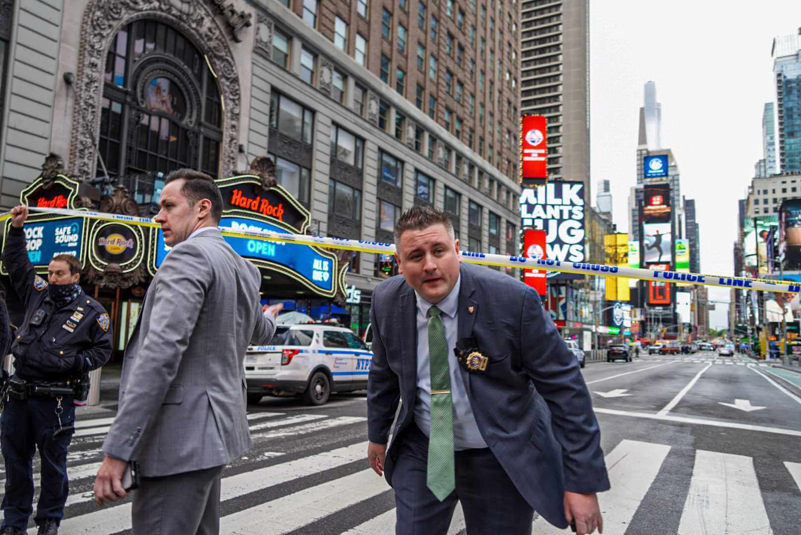 Three people wounded in Times Square shooting as cops seek suspects ...