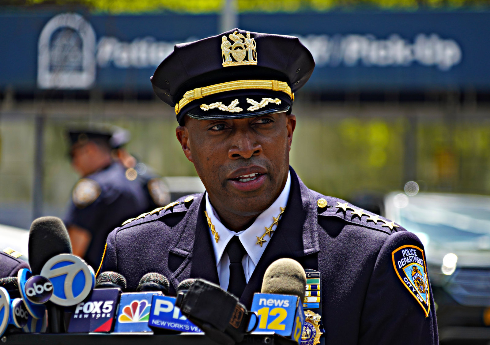 NYPD officer shot in Brooklyn gets hero’s welcome after being ...