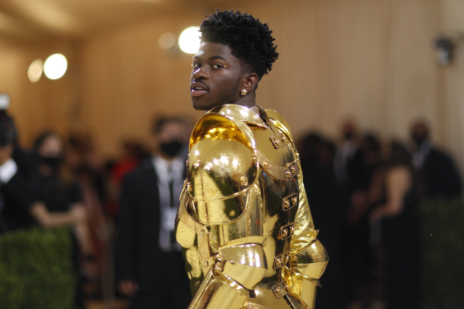 PHOTOS: Gold armor for Lil Nas X, all black for Kim Kardashian at Met ...