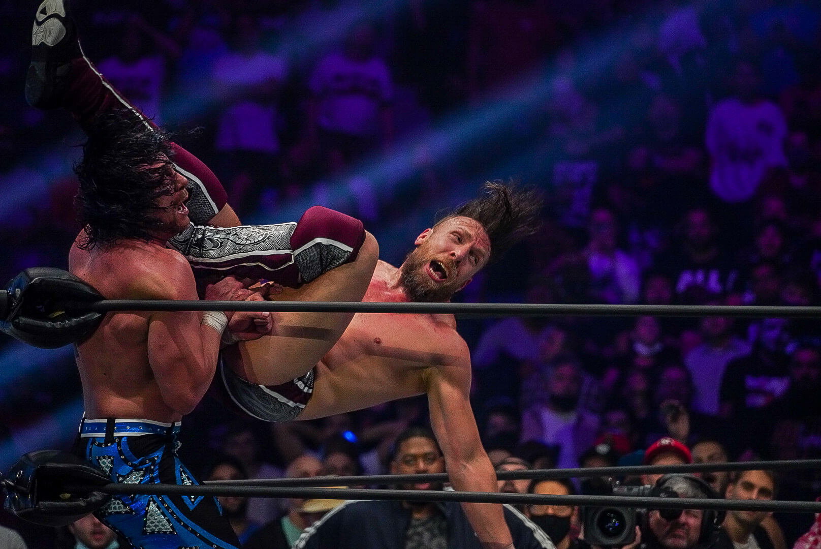 Show stopper: Thousands of wrestling fans fill Queens’ Arthur Ashe ...