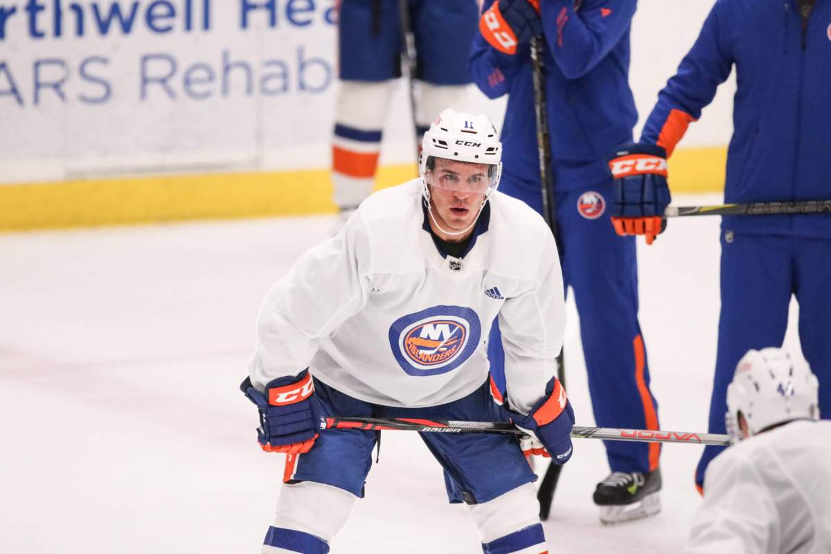 Zach Parise settling into new life with Islanders at training camp ...