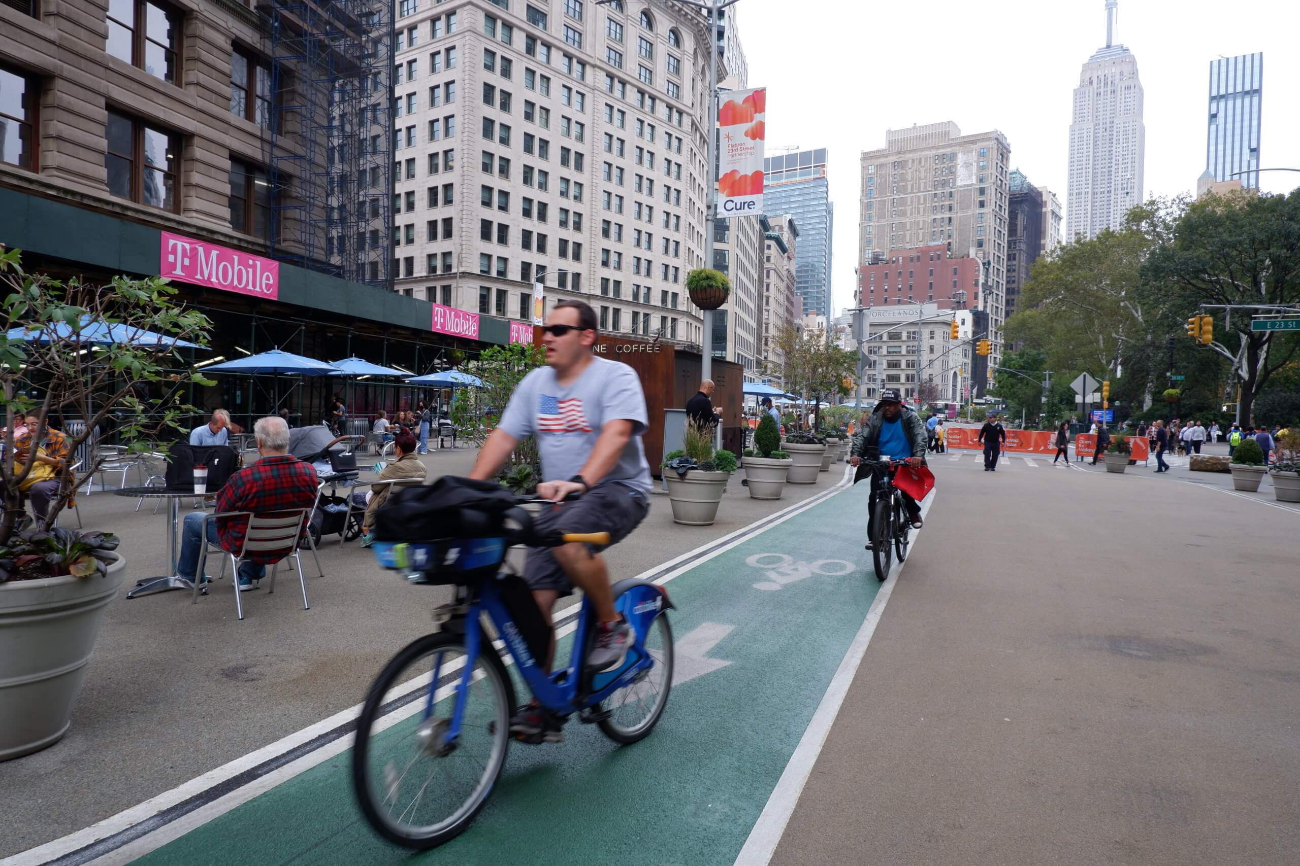 Mayor celebrates six blocks of ‘Broadway Vision’ designed to limit car ...
