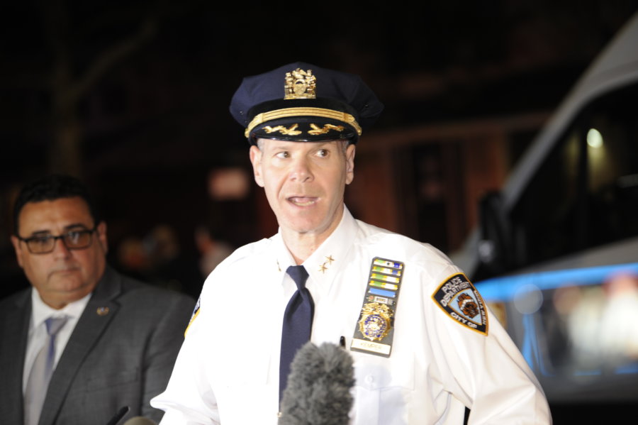 Off-duty Brooklyn cop allegedly shoots two women, killing one of them ...