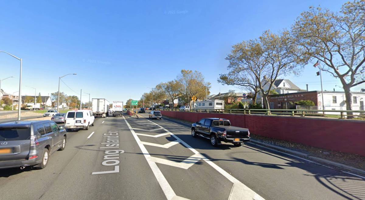 Hit-and-run driver dismembers pedestrian on Long Island Expressway in ...