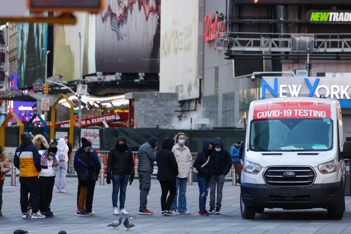 Crunching the COVID-19 Numbers: Omicron setting new infection records ...