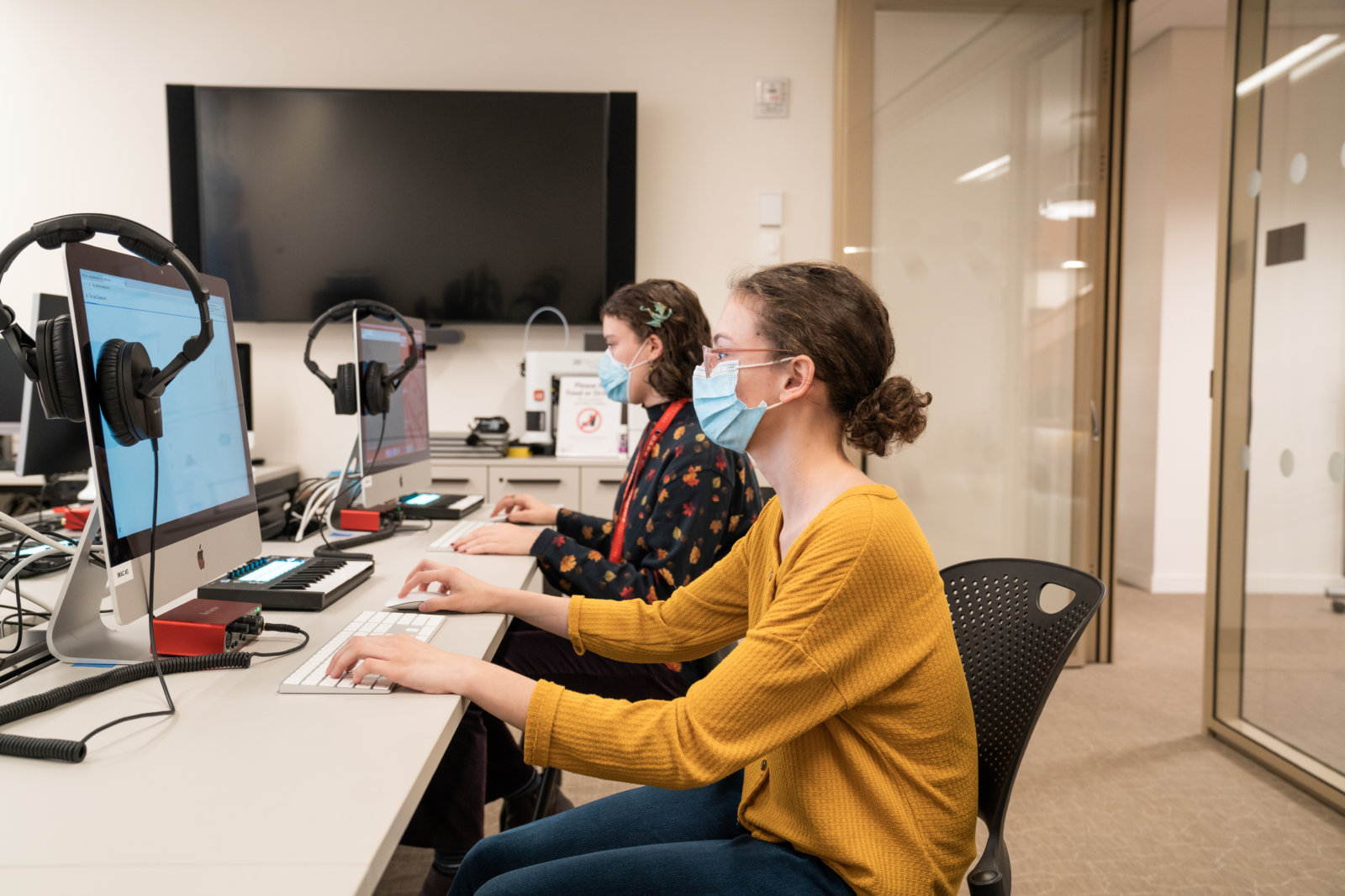 Teen Center in Midtown offers NYC youths resources to learn, socialize ...