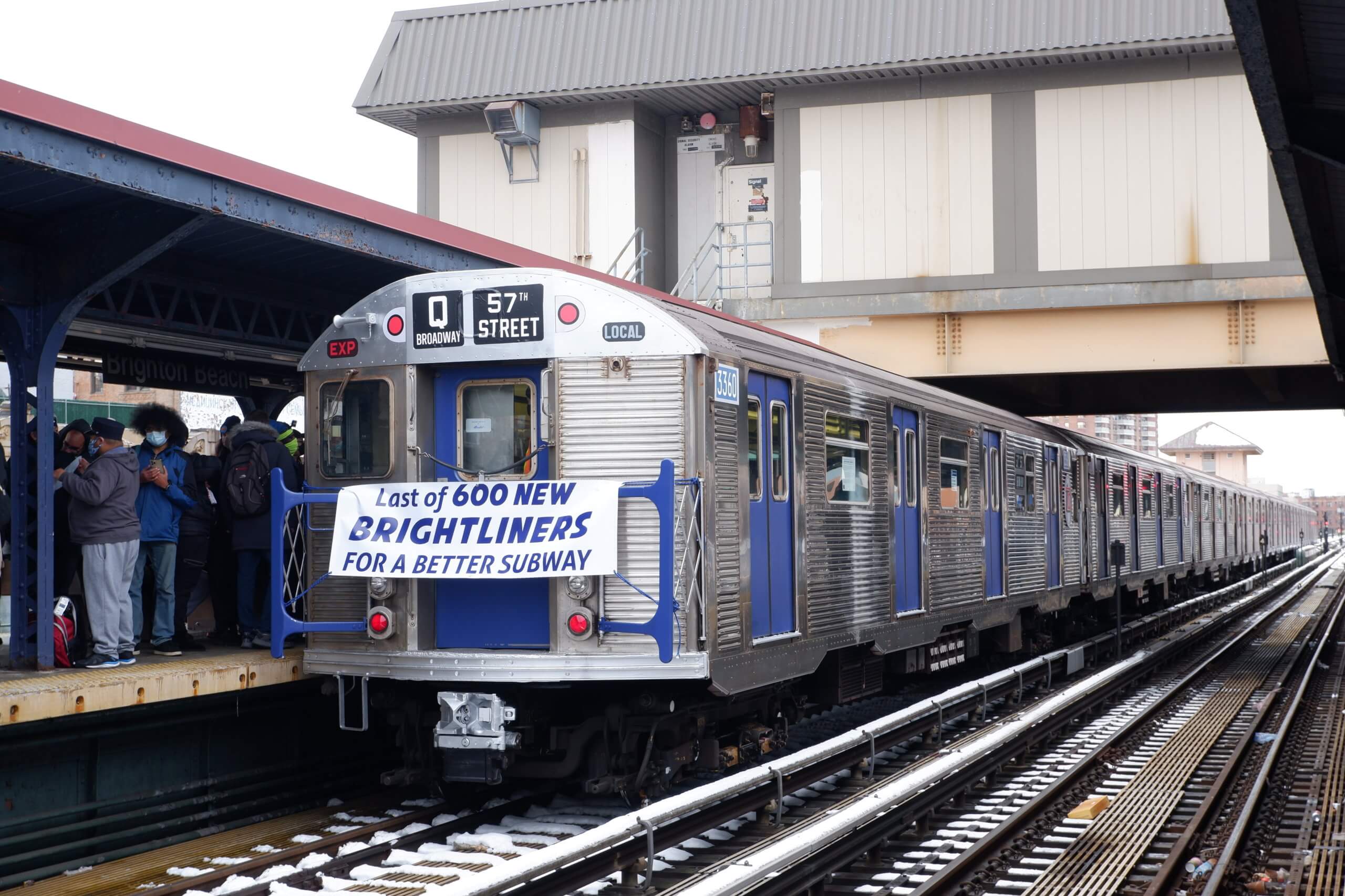 Bye bye Brightliners: MTA’s oldest subway cars bid farewell on final run after almost 58 years ...
