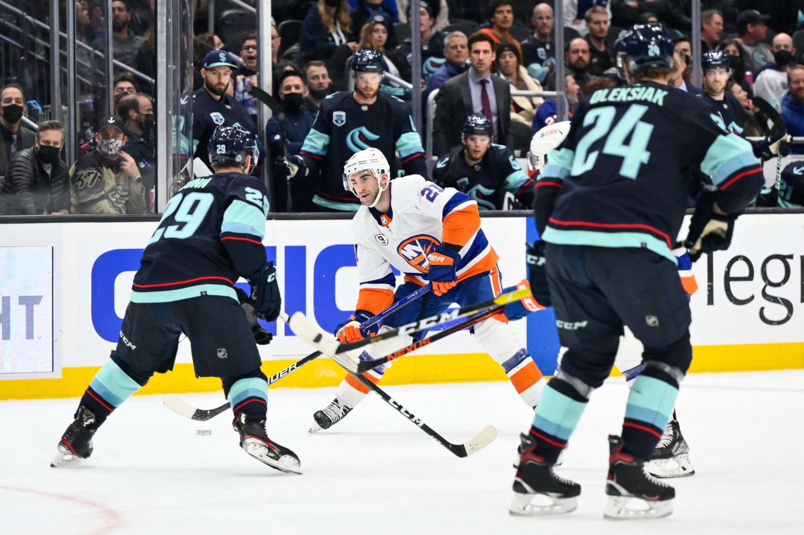 Kyle Palmieri playing less of a ‘burdened’ game for Islanders | amNewYork