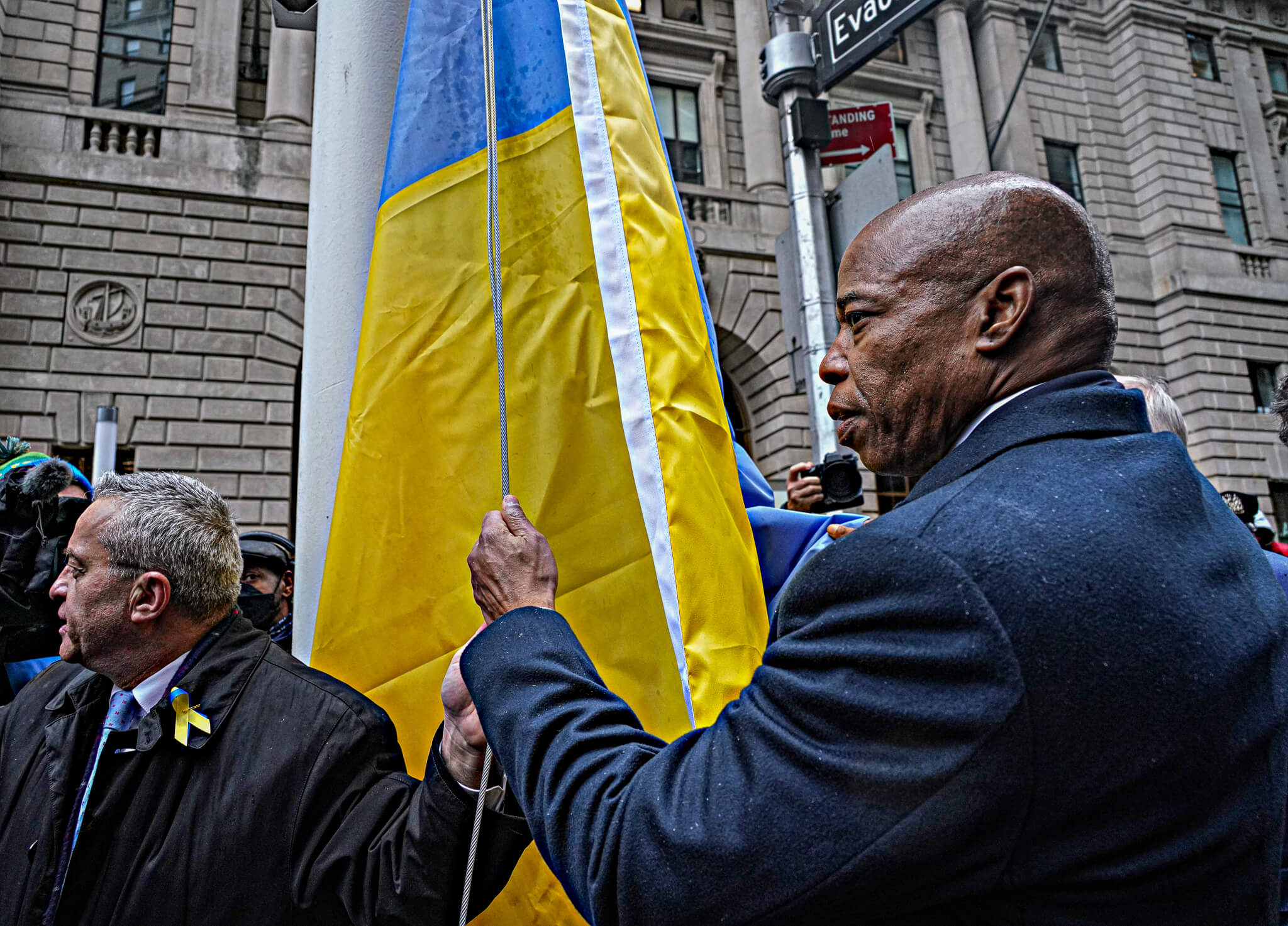 Mayor, dignitaries raise Ukrainian flag in support of embattled country ...