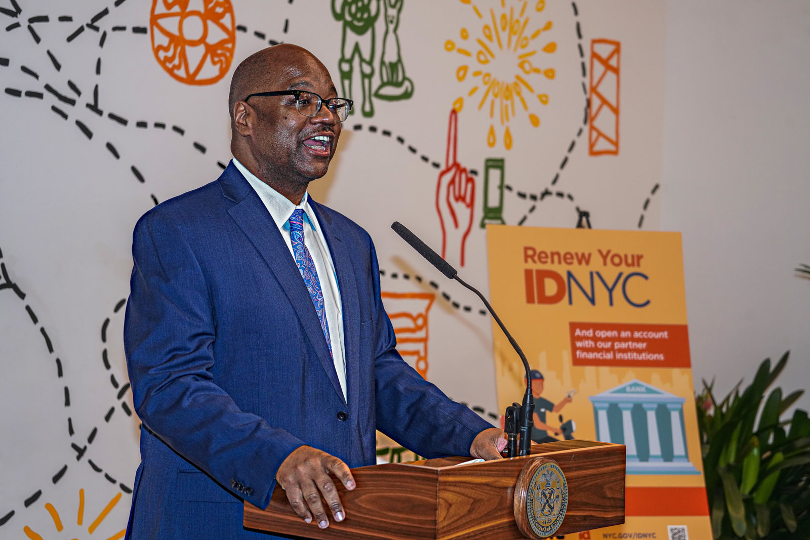 City agencies celebrate the relaunch of the IDNYC campaign | amNewYork