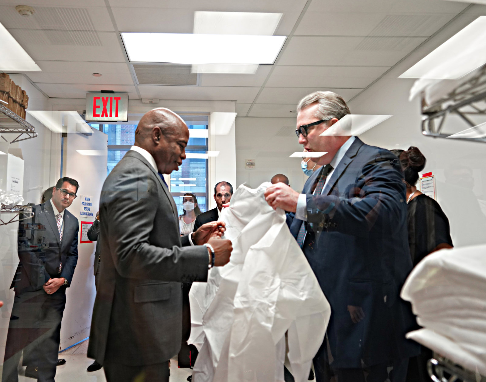 ‘This is the best lab on the planet’: Mayor unveils first-ever DNA gun ...