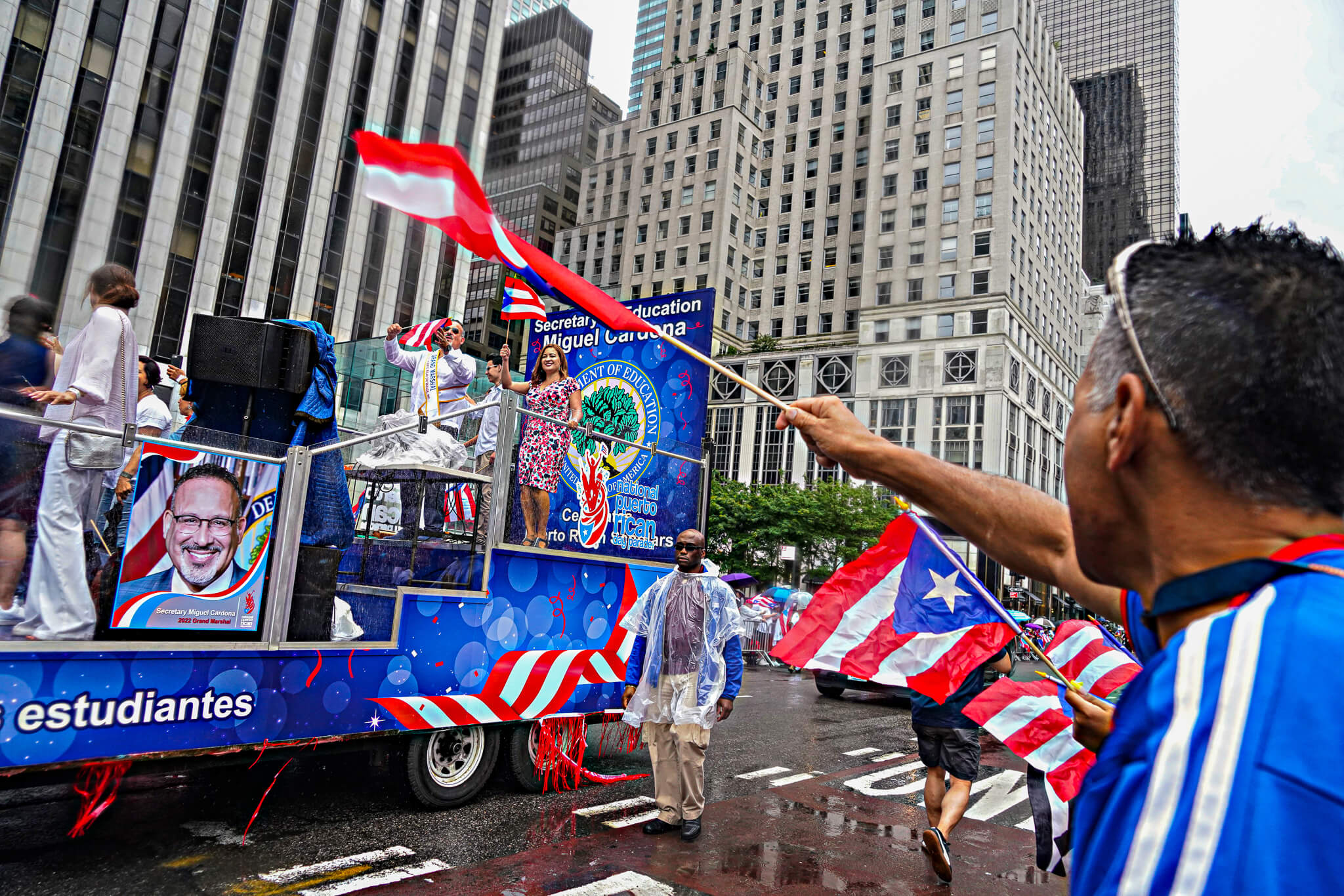 SEE IT: Que bonita bandera! Raise your flags as the Puerto Rican Day ...
