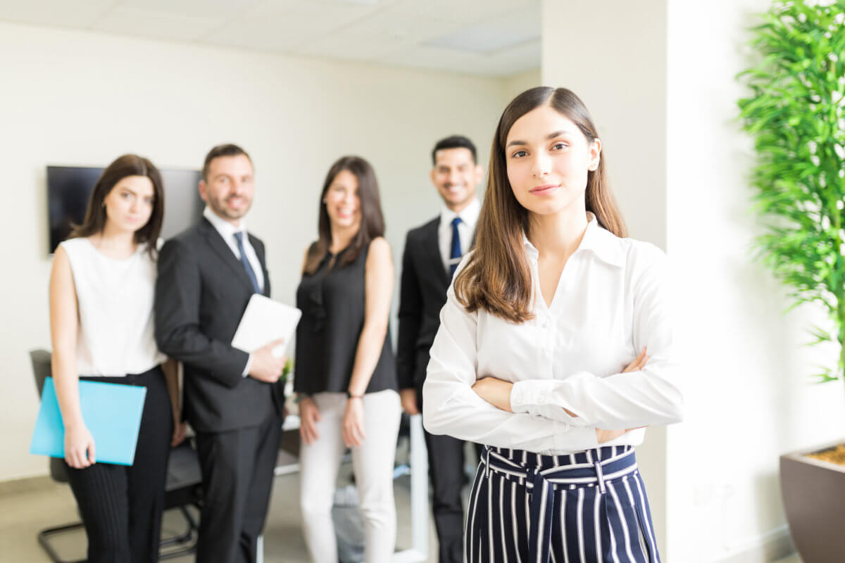 How to win a bidding war? Assemble the right team