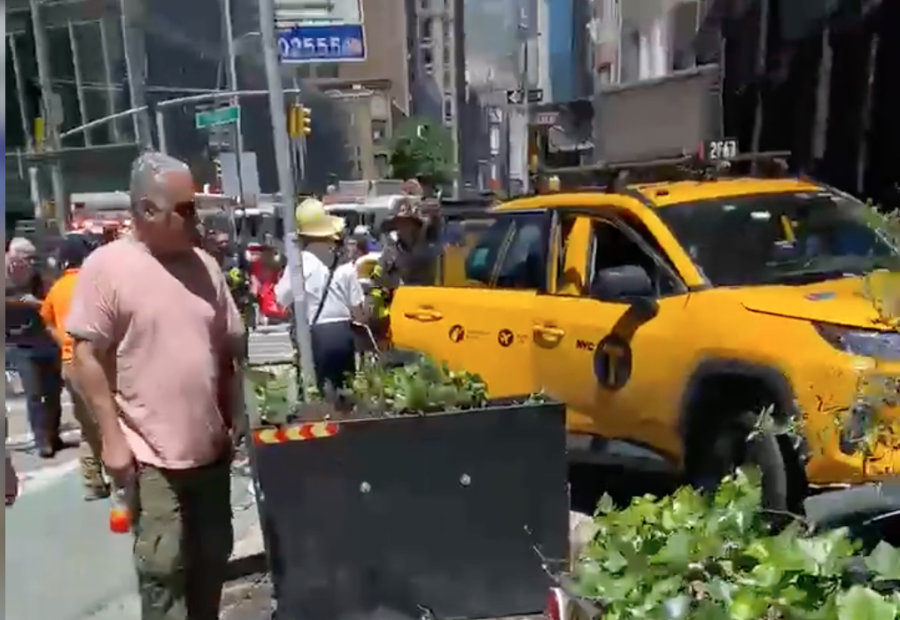 Cab driver mows down cyclist, jumps curb and injures six in Manhattan ...