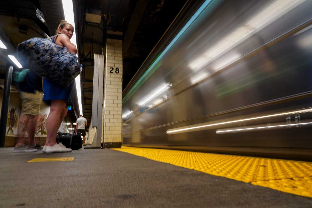 MTA to roll out cell service in subway tunnels, Wi-fi at above-ground ...