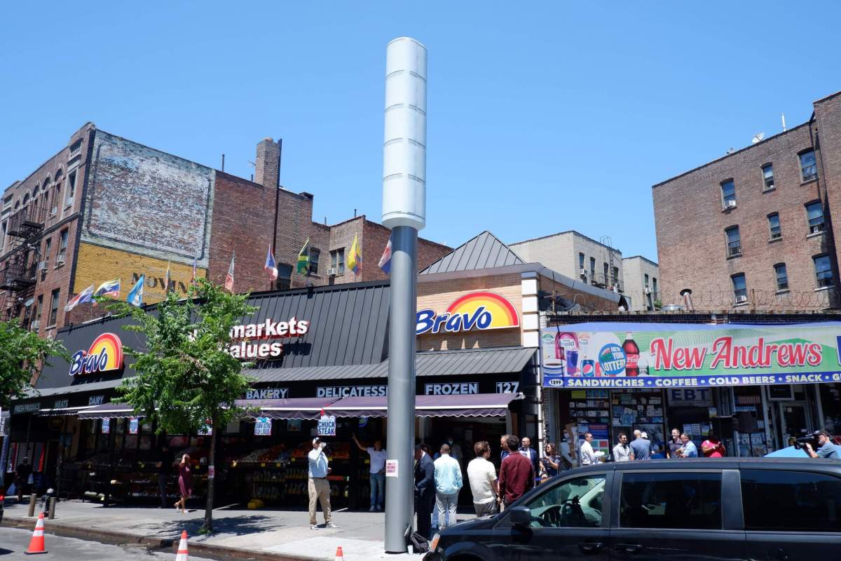 City boots up in the Bronx with massive new LinkNYC kiosks featuring 5G ...