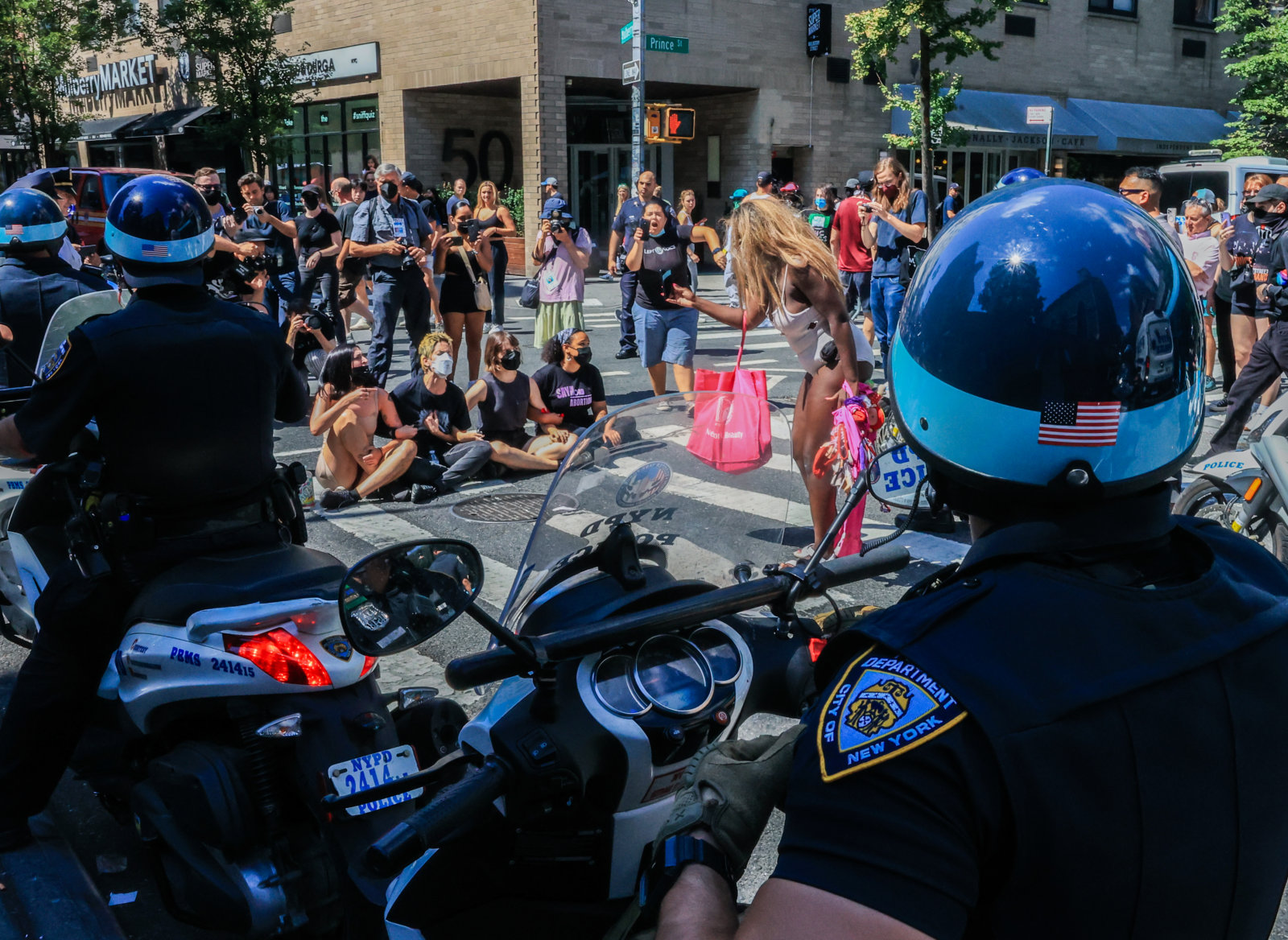 Gov. Cuomo unveils four-phase plan for reopening state economy ...