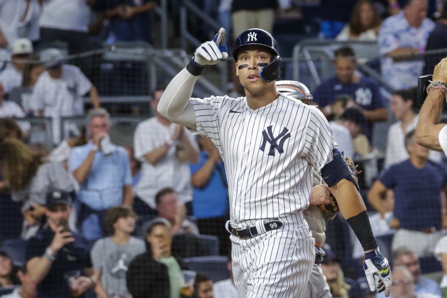 Aaron Judge signs 9-year, $360 million deal to stay with Yankees after scare from Giants | amNewYork